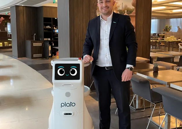 2024 Hospitality Trends: AI & Robotics Revolution