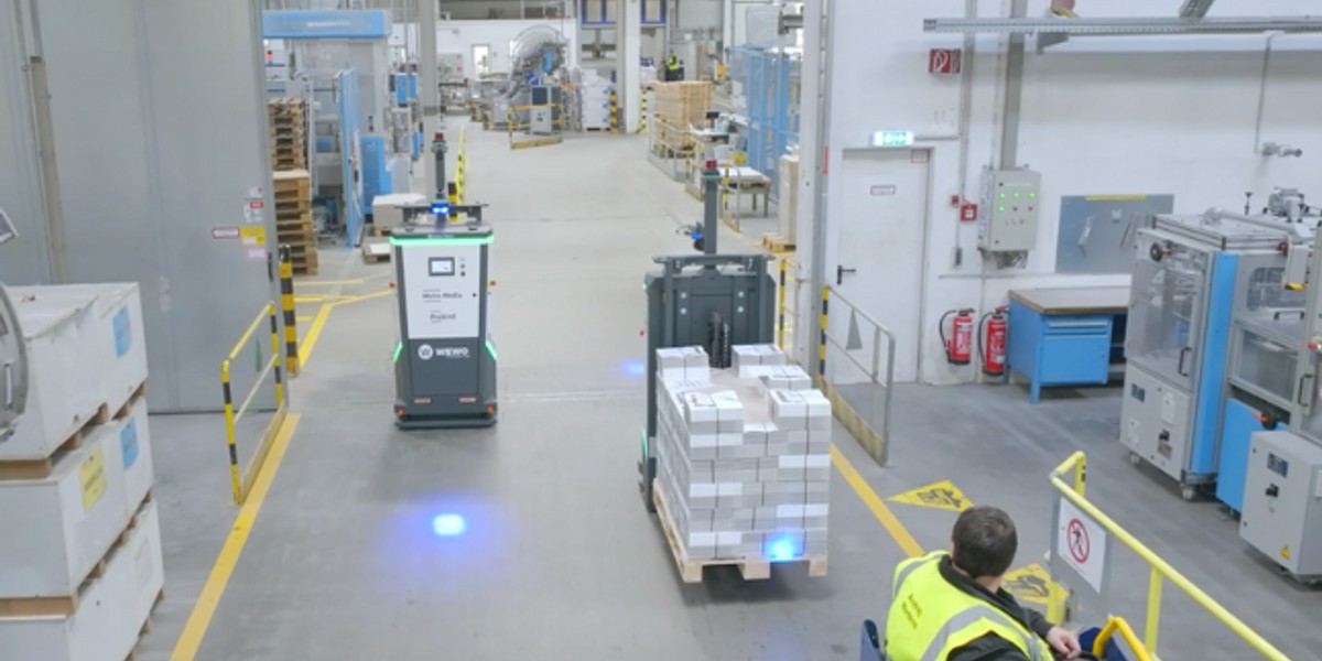 Next-Gen Manufacturing: AGVs & AMRs Leading the Way